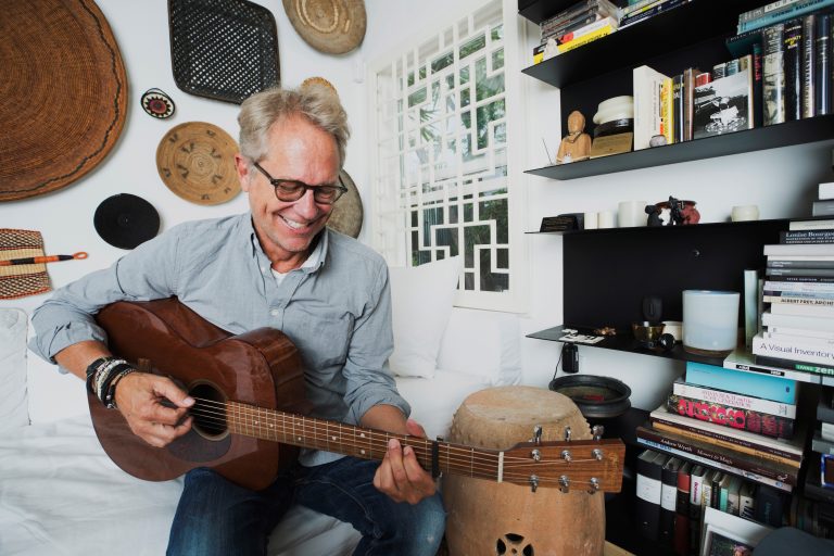 Exclusive: America’s Gerry Beckley ‘Minutes Count’ | Best Classic Bands
