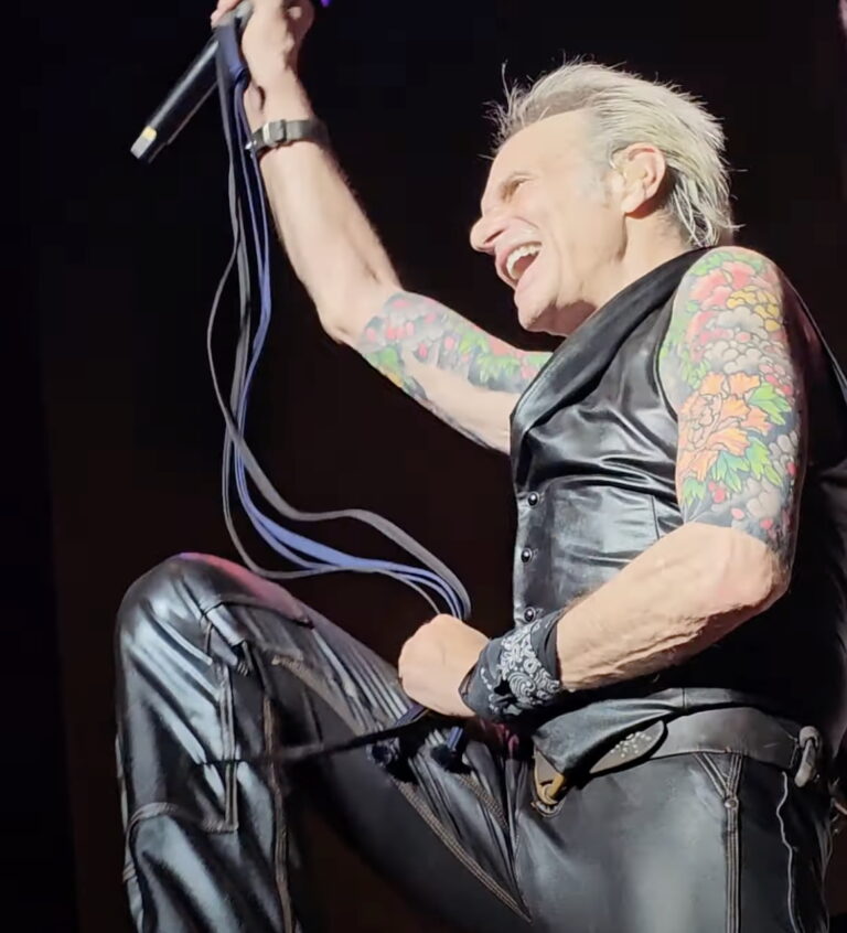 David Lee Roth Sets 2025 Tour, His First in 5 Years | Best Classic Bands