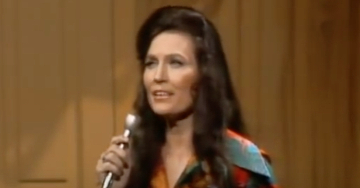 Loretta Lynn, Beloved Country Music Legend, is Mourned | Best Classic Bands