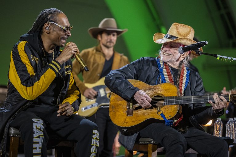 Willie Nelson, All-Star Lineup at 90th Birthday Concerts in 2023 | Best ...