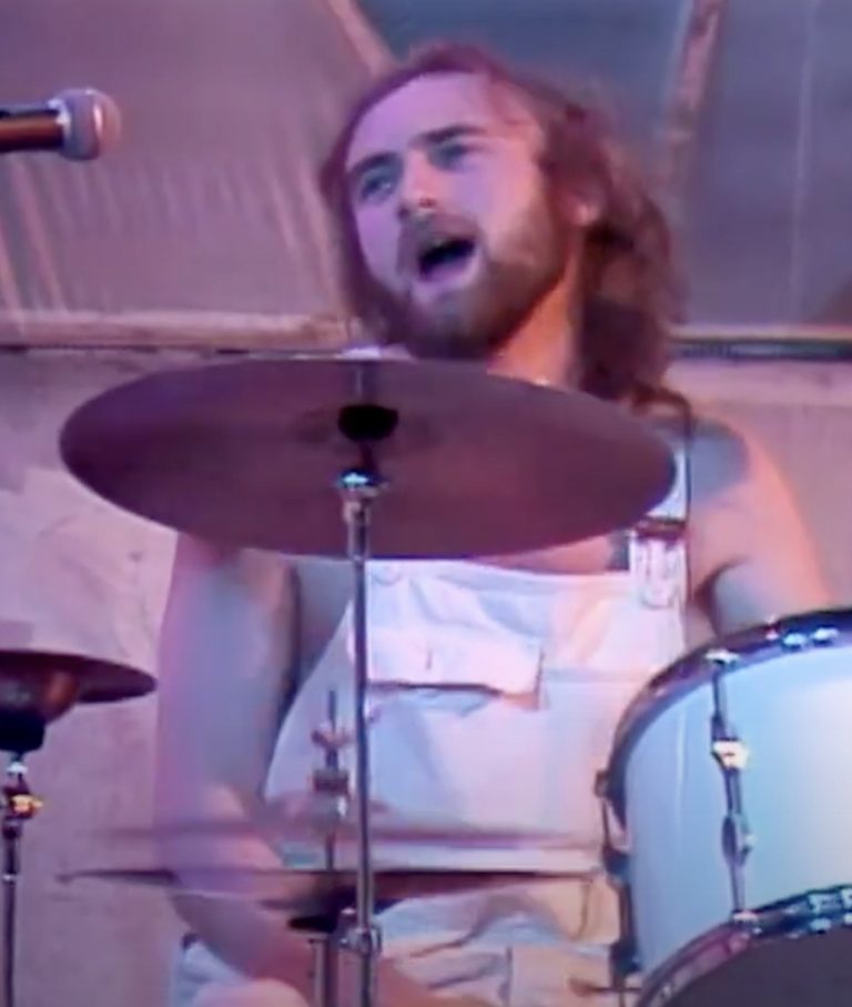 Genesis on 'The Midnight Special' With Peter Gabriel and Phil Collins ...