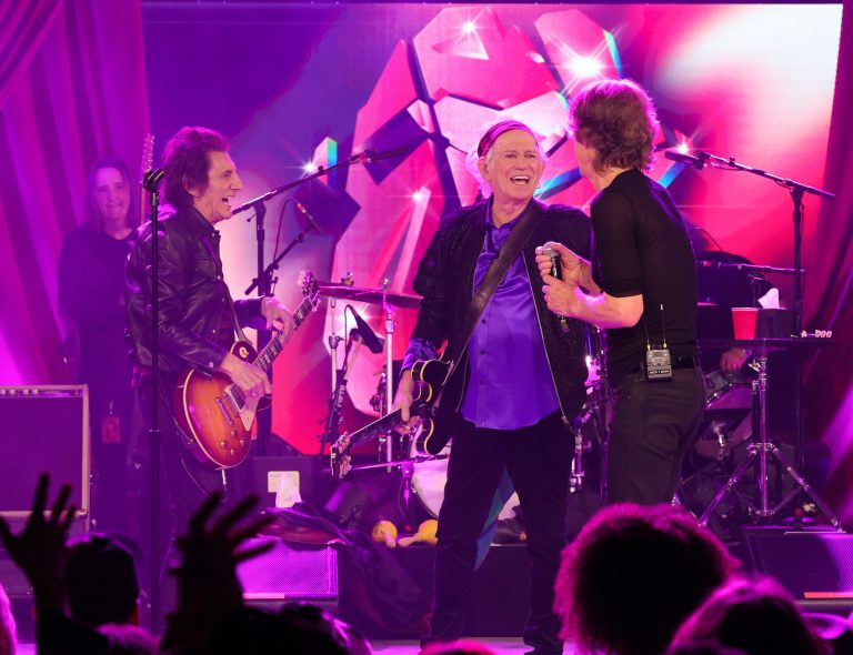 Rolling Stones Perform Hits, New Album at NYC Club | Best Classic Bands