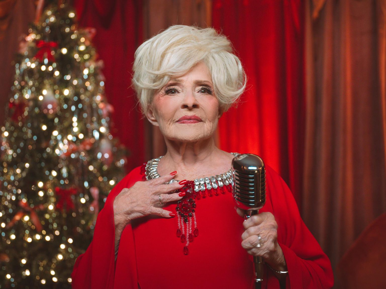 Brenda Lee’s Record: When “Rockin’ Around the Christmas Tree” Hit #1 ...