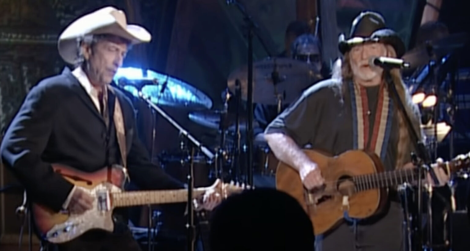 Willie Nelson, Bob Dylan to Headline 2025 Outlaw Music Festival Tour | Best Classic Bands