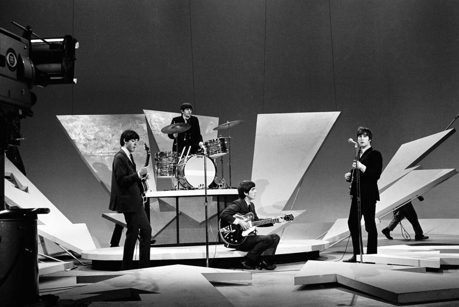 It's Beatlemania! Beatles '64 U.S. Albums Return To Vinyl in Mono ...