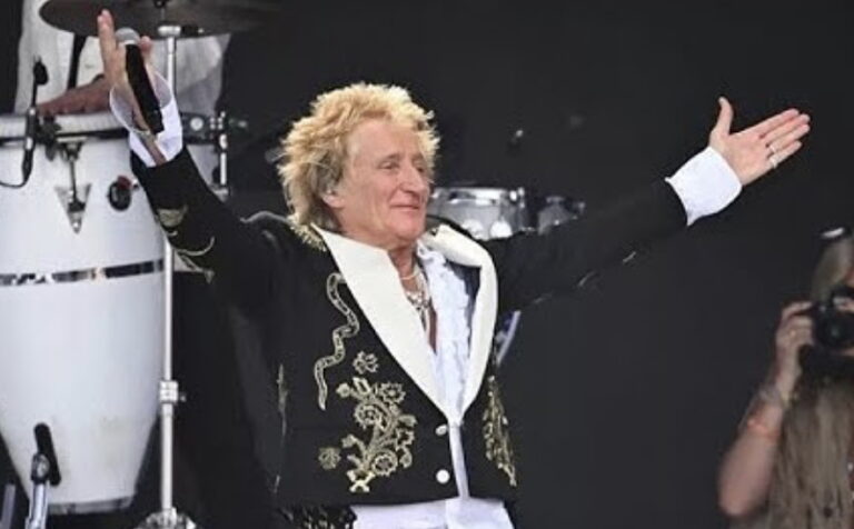 Rod Stewart Has Glastonbury 2025 ‘Covered’ With Ronnie Wood and Friends | Best Classic Bands