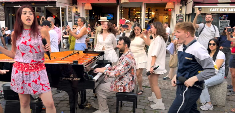 This 'Bohemian Rhapsody' Flash Mob is the Best Thing You'll See Today ...