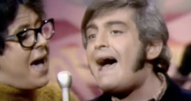 Mark Volman, Singer with the Turtles, Zappa and Flo & Eddie, Dies ...